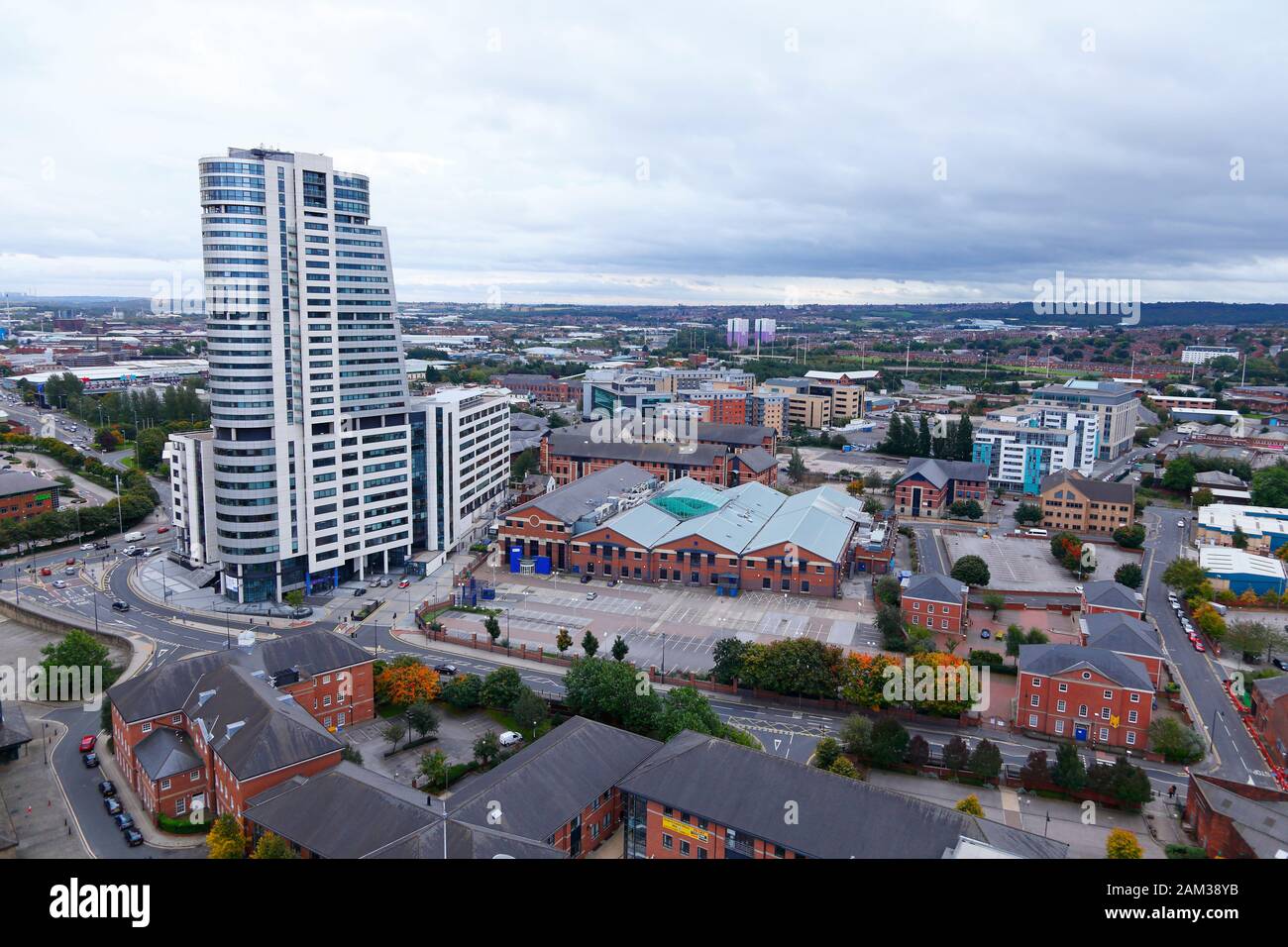 Bridgewater Place viewed from Candle House Rooftop Gardens Stock Photo ...