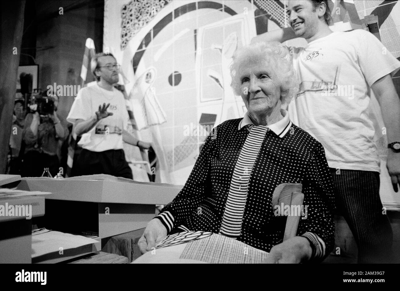 November 11 1989 Black and White Stock Photos & Images - Alamy