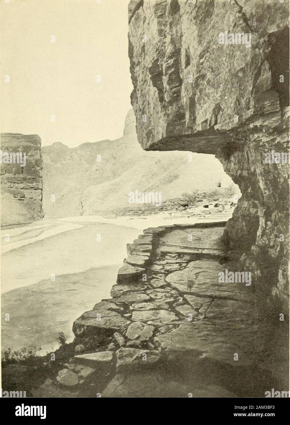 Faulted strata hi-res stock photography and images - Alamy