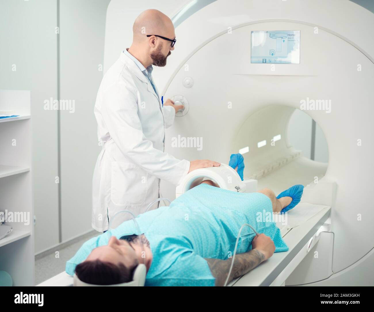 Back mri scan hi-res stock photography and images - Alamy