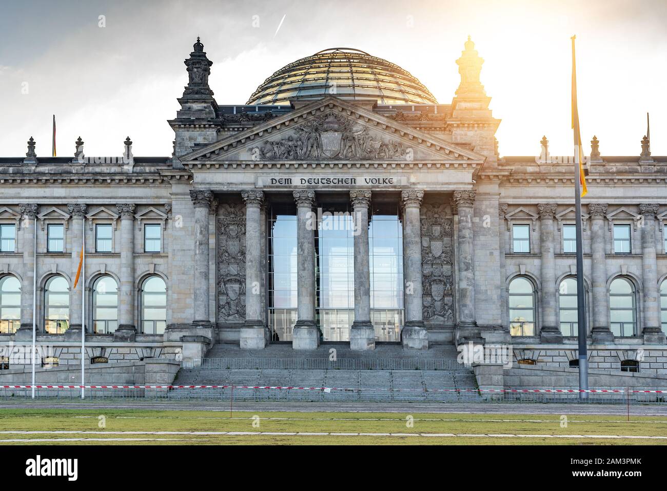 Reichstag building headquarters german hi-res stock photography and ...
