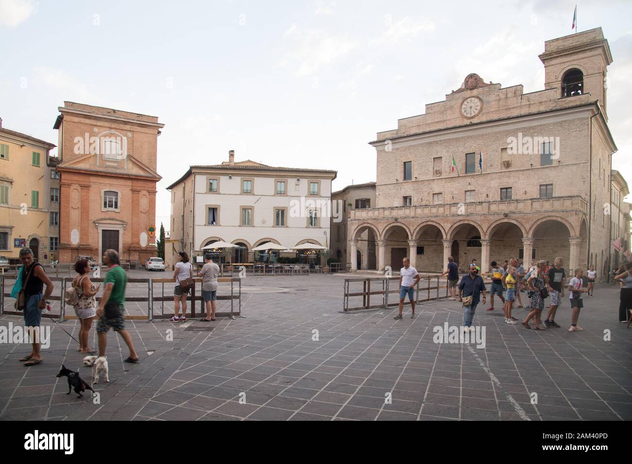 Montefalco palazzo del comune hi-res stock photography and images - Alamy