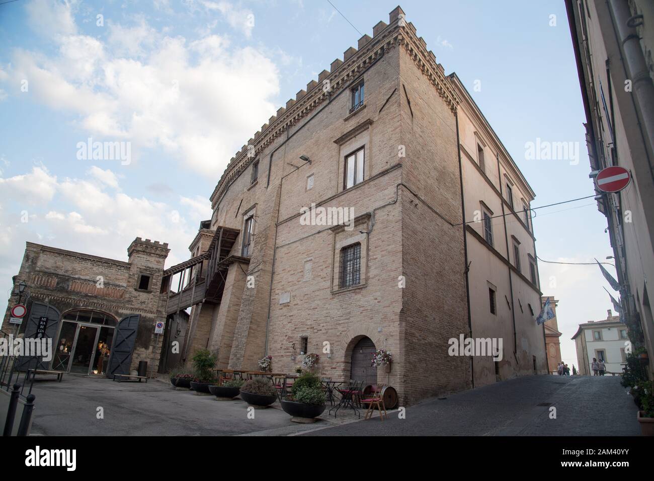 Montefalco historic centre hi-res stock photography and images - Alamy