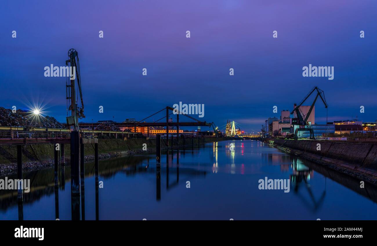 Cologne-Deutz harbor with a view of Cologne Cathedral, Germany Stock ...