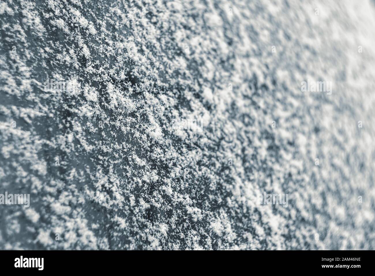 Snowflakes on car window hi-res stock photography and images - Alamy