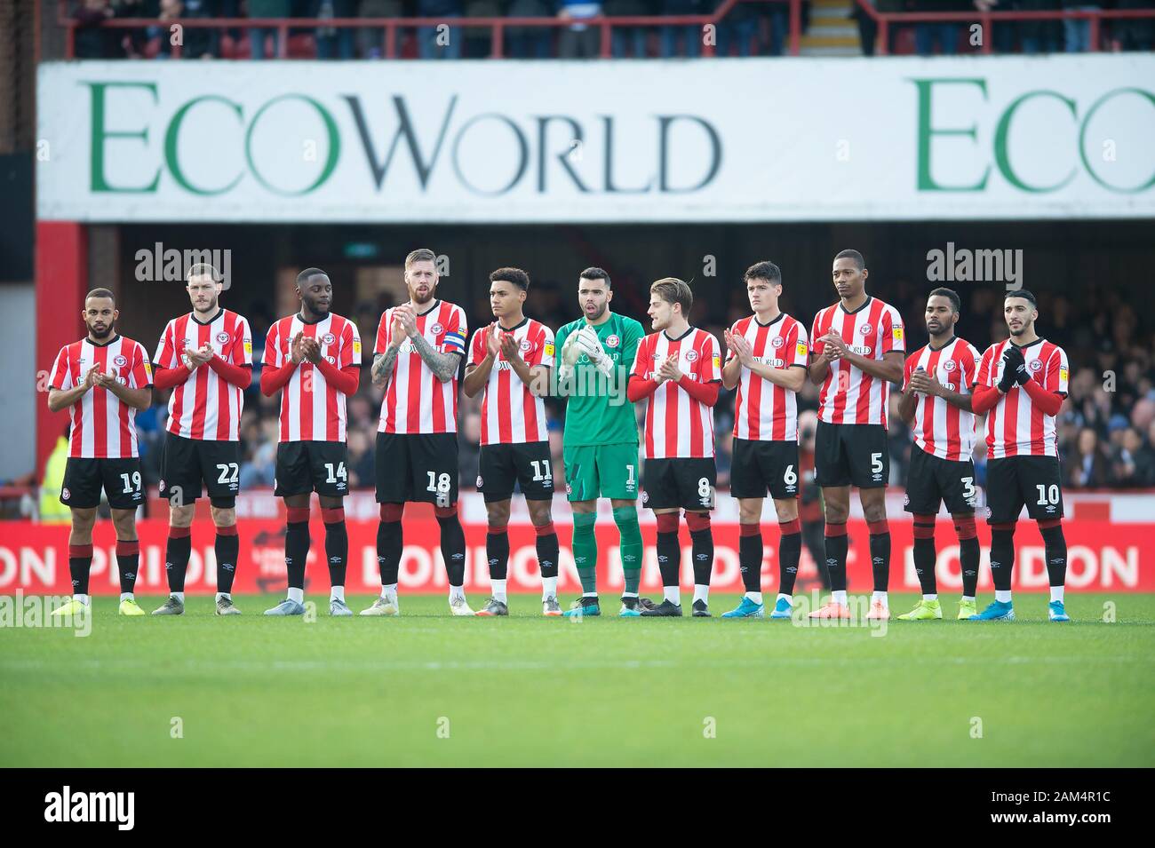 Brentford squad hi-res stock photography and images - Alamy