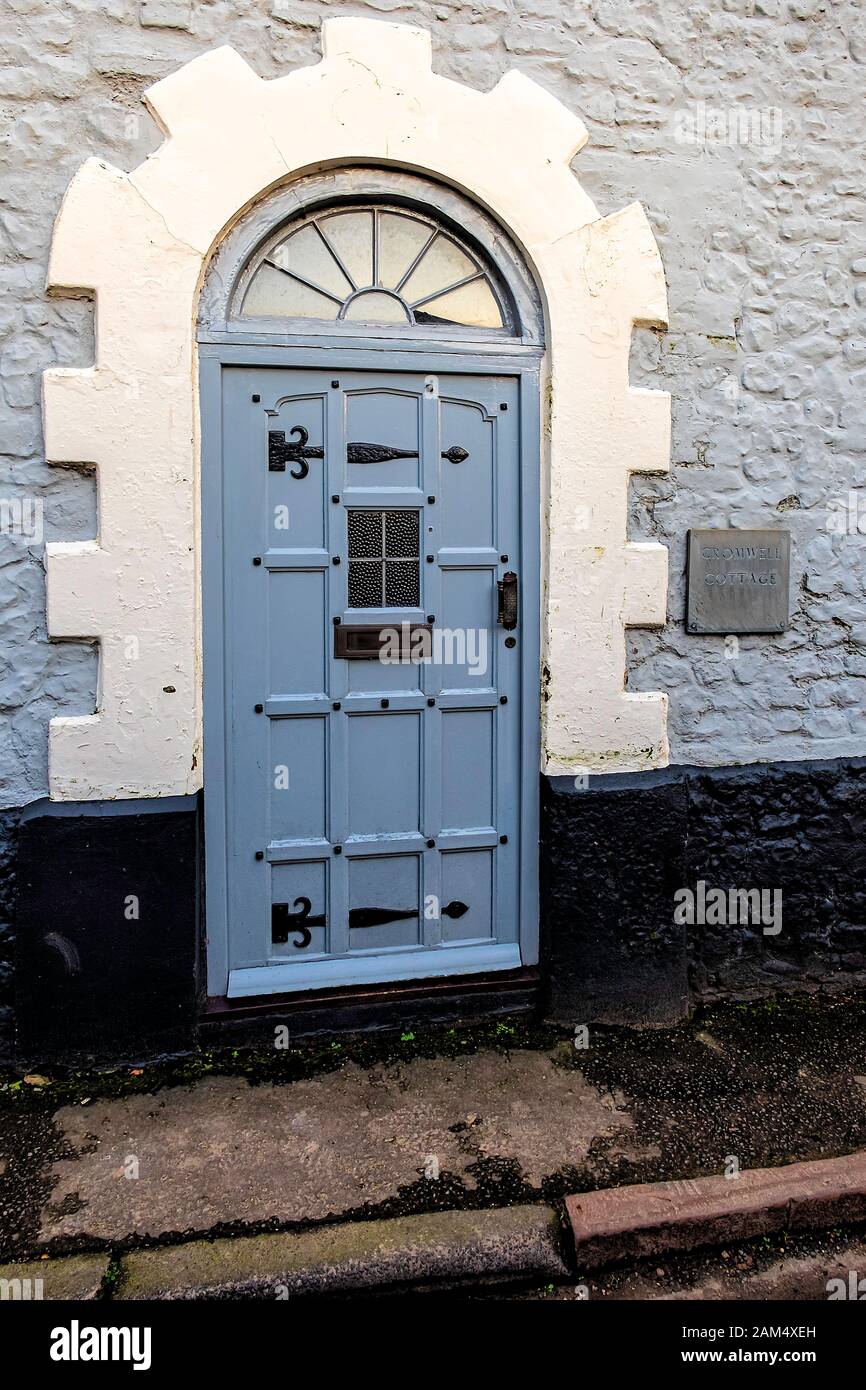 Cromwell cottage hi-res stock photography and images - Alamy