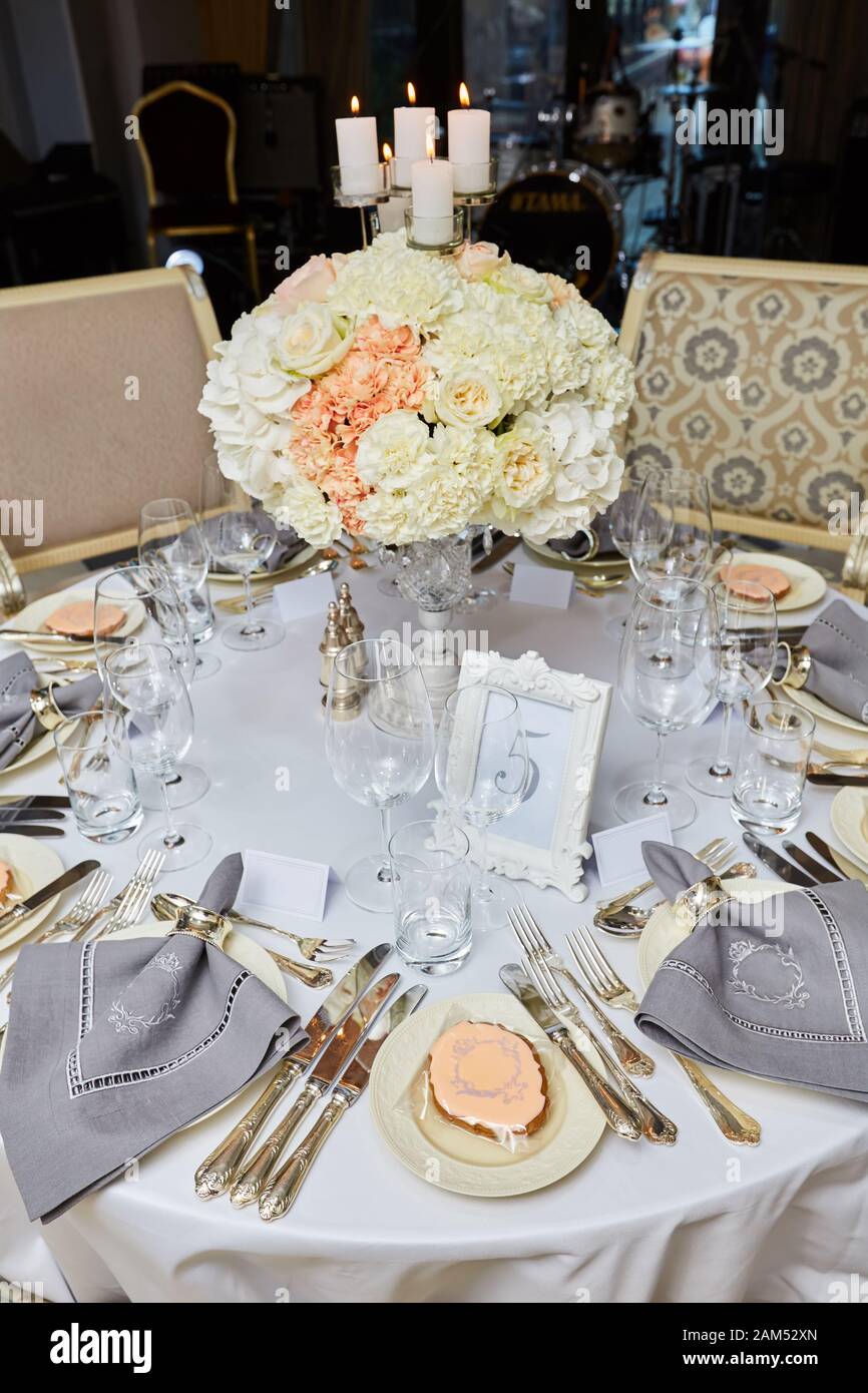 The luxury, elegant wedding reception table arrangement Stock Photo - Alamy