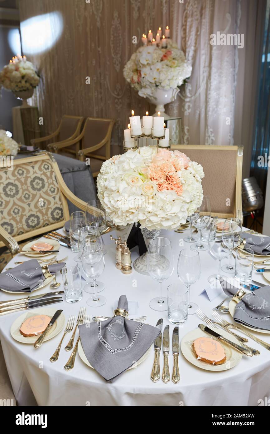 The luxury, elegant wedding reception table arrangement Stock Photo - Alamy