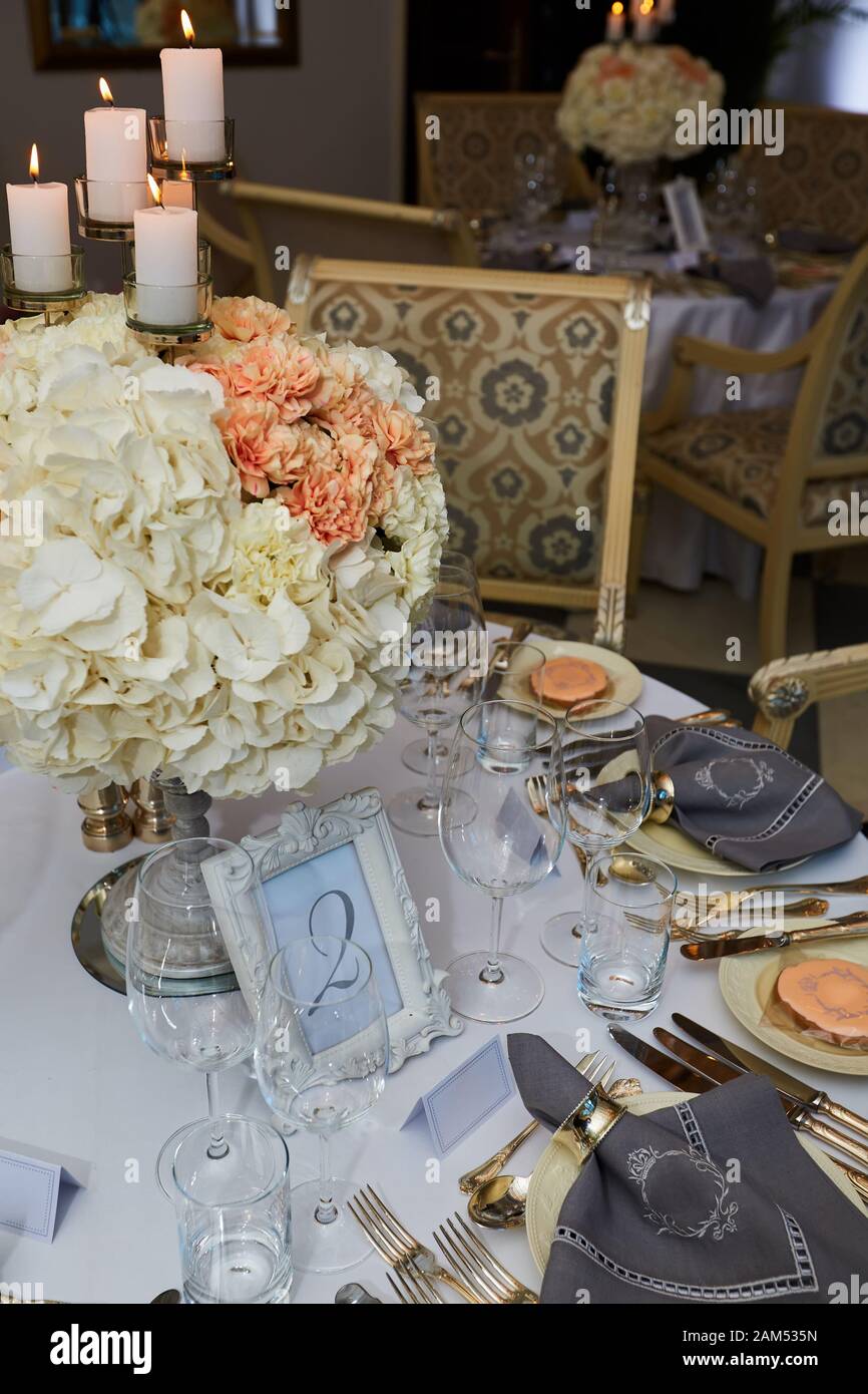 The luxury, elegant wedding reception table arrangement Stock Photo - Alamy