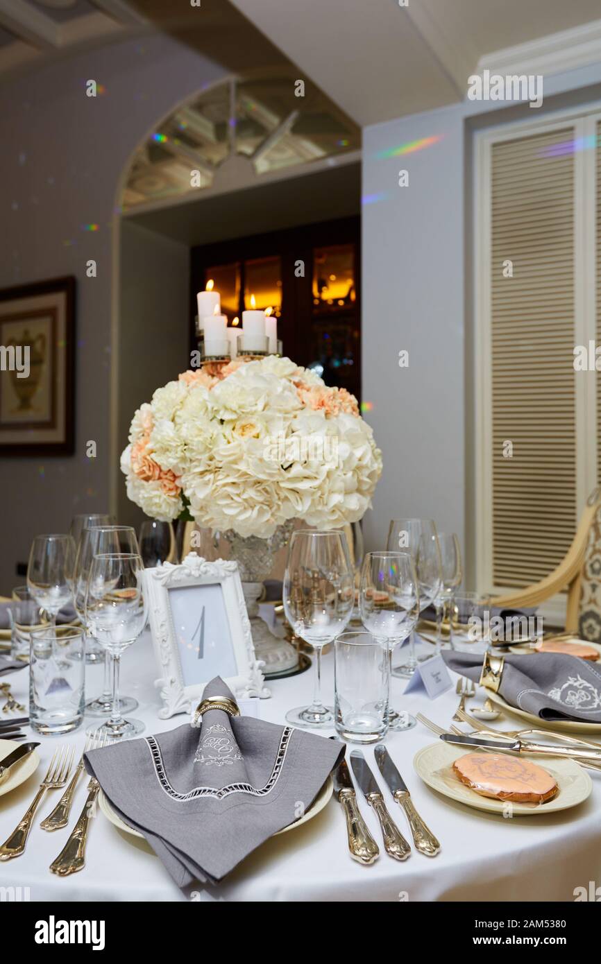 The luxury, elegant wedding reception table arrangement Stock Photo - Alamy