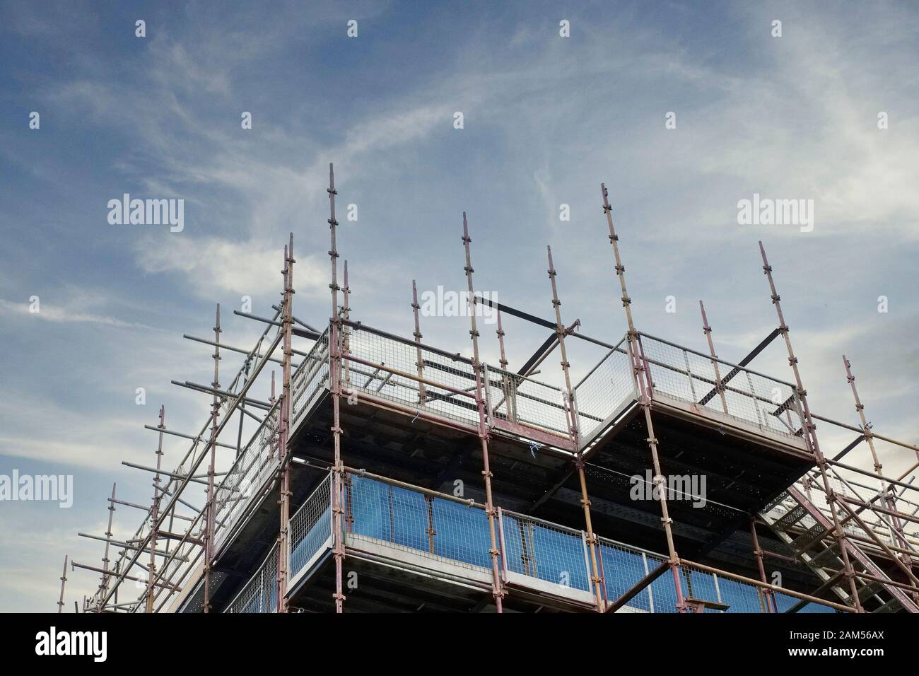 Scaffold platform hi-res stock photography and images - Alamy