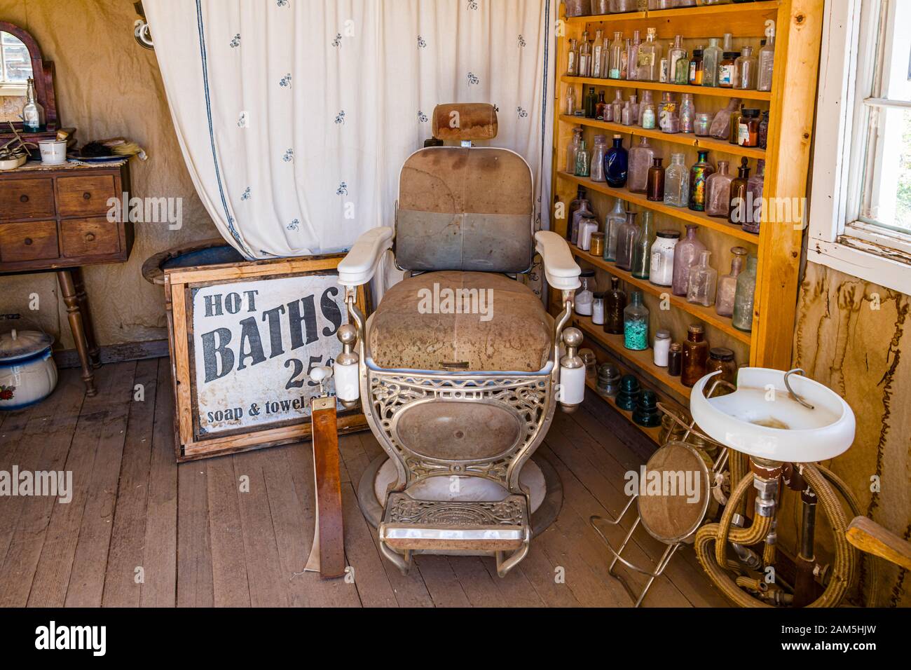 Pioneer Living History Museum: Smith & Dodds Tonsorial Parlor Interior ...