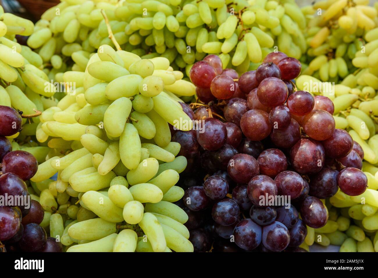 Grapes in market Stock Photo - Alamy