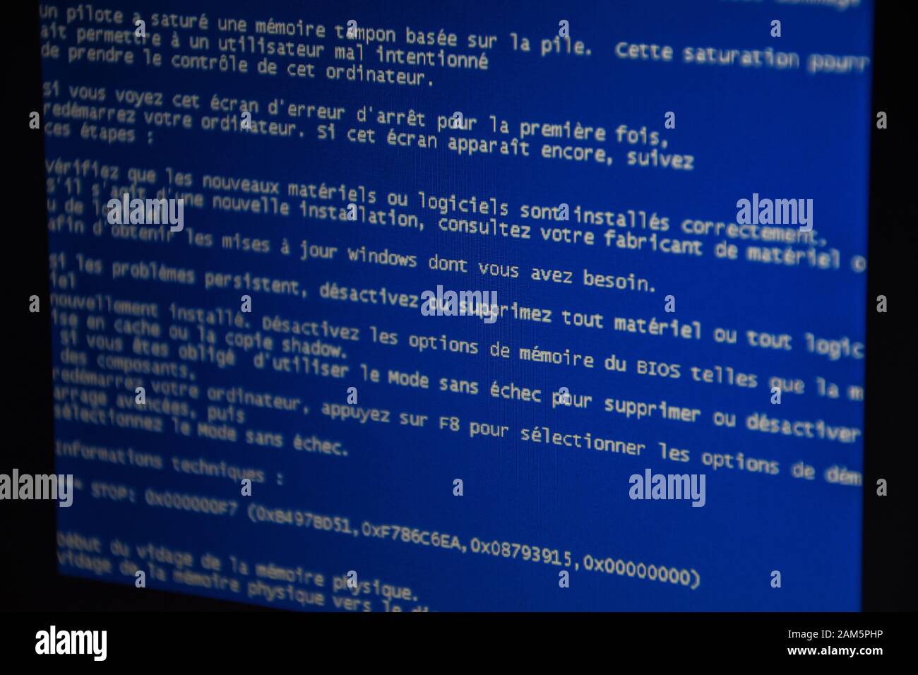 Computer error failure concept. Business laptop or office notebook ...