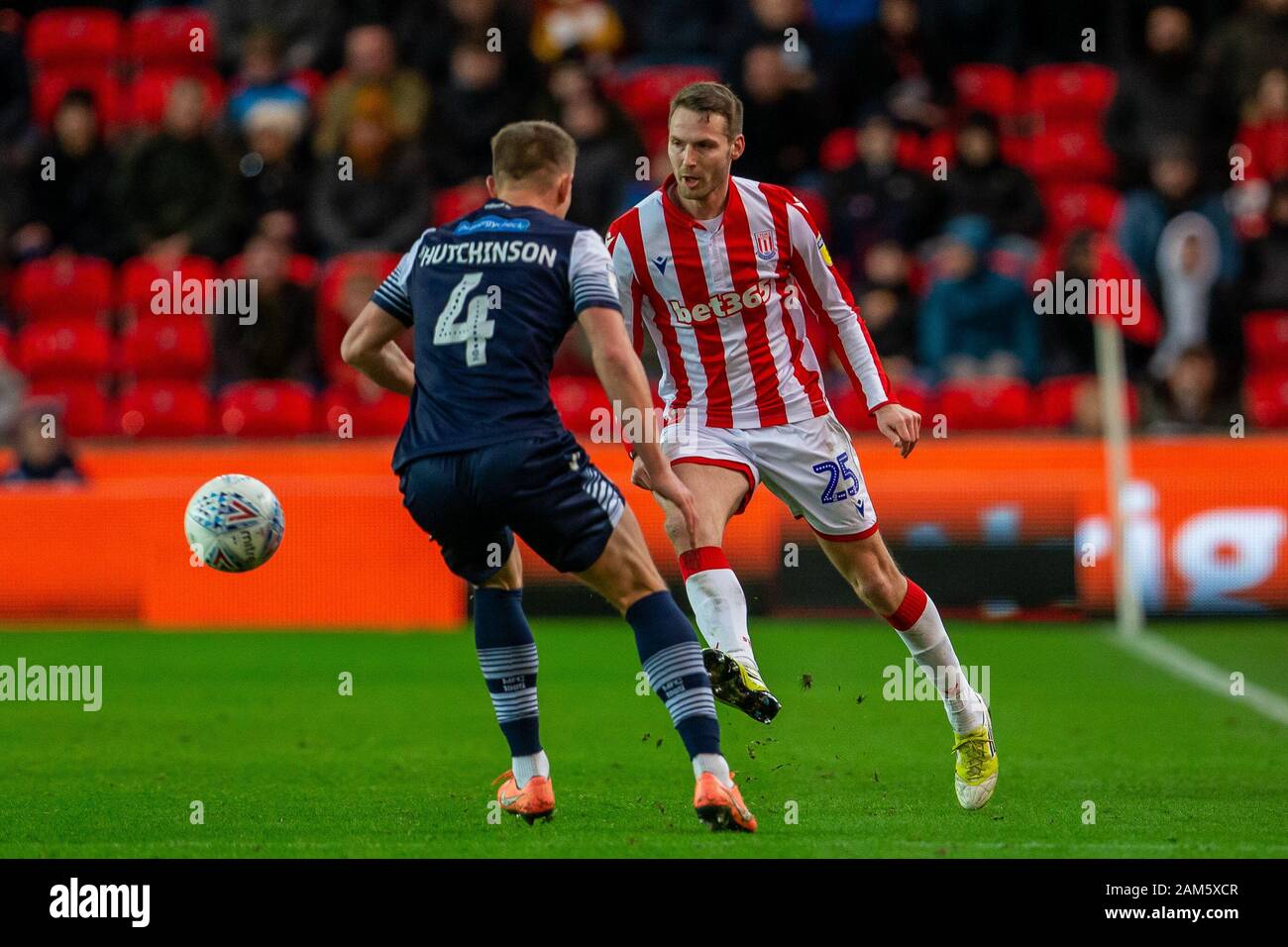 Past shaun hutchinson of millwall hi-res stock photography and images ...