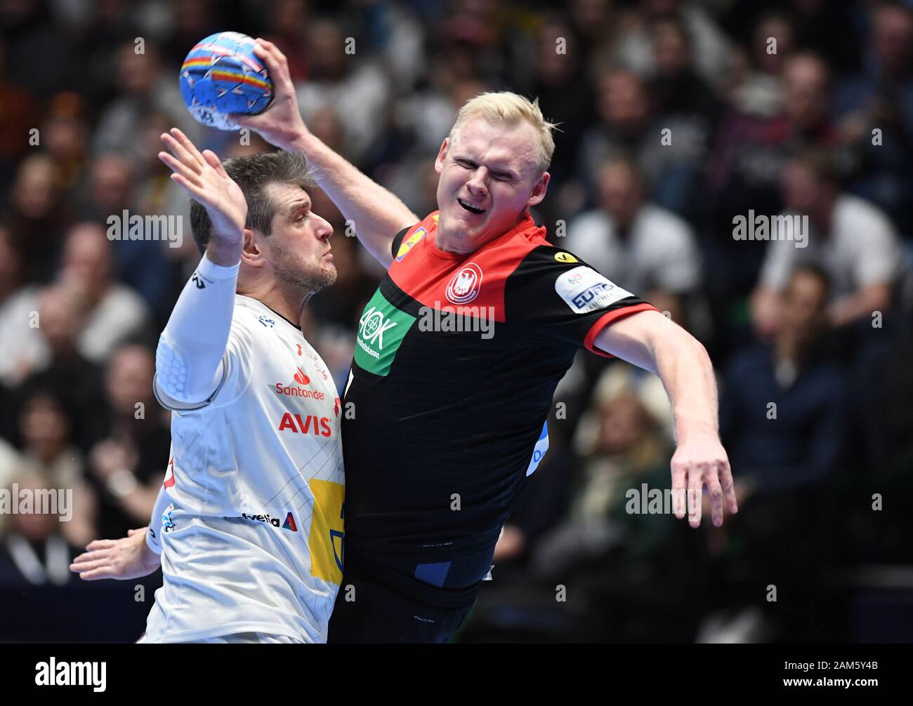 Robert patrick throws hi-res stock photography and images - Alamy