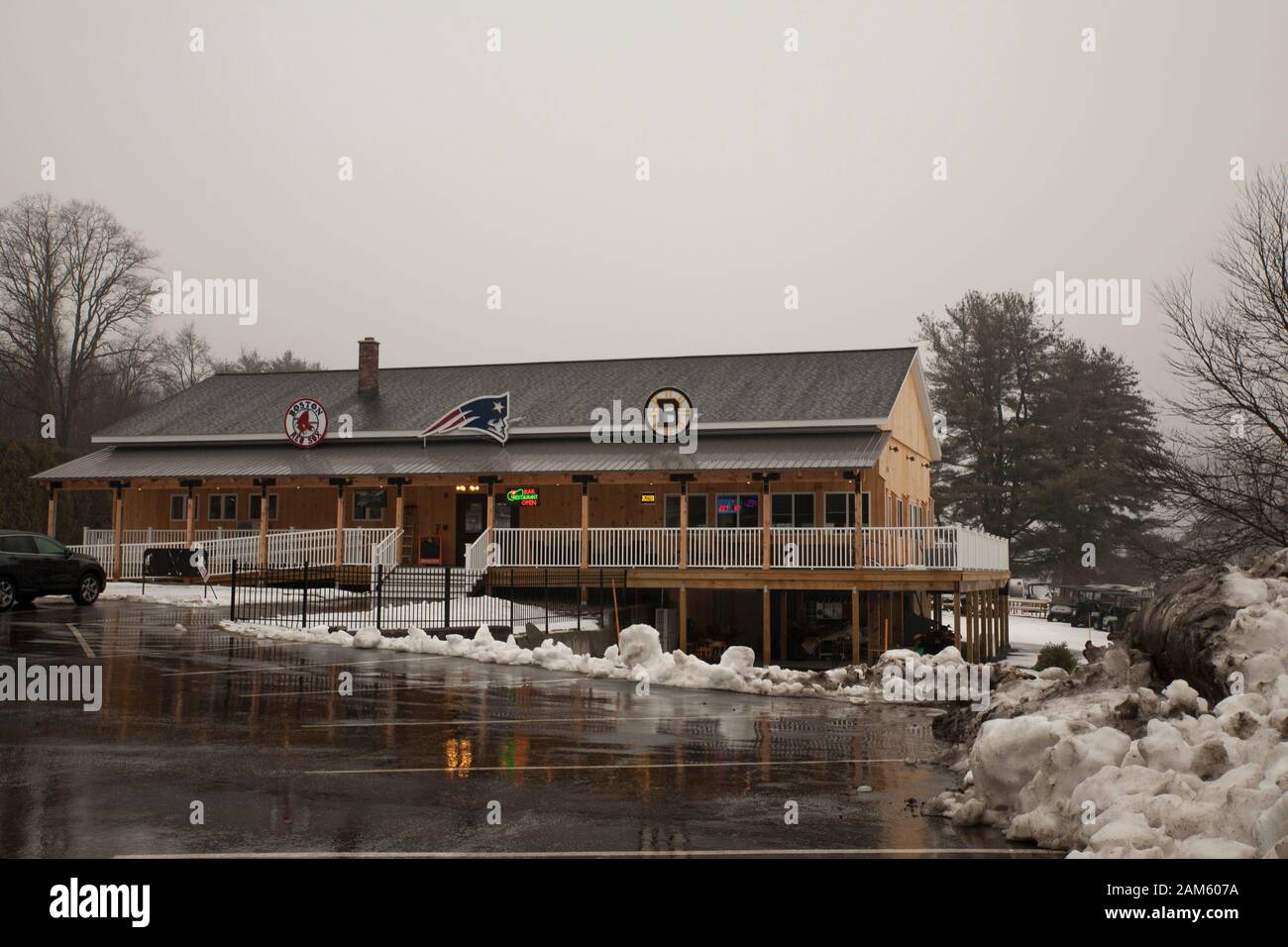 Empty sports bar hi-res stock photography and images - Alamy