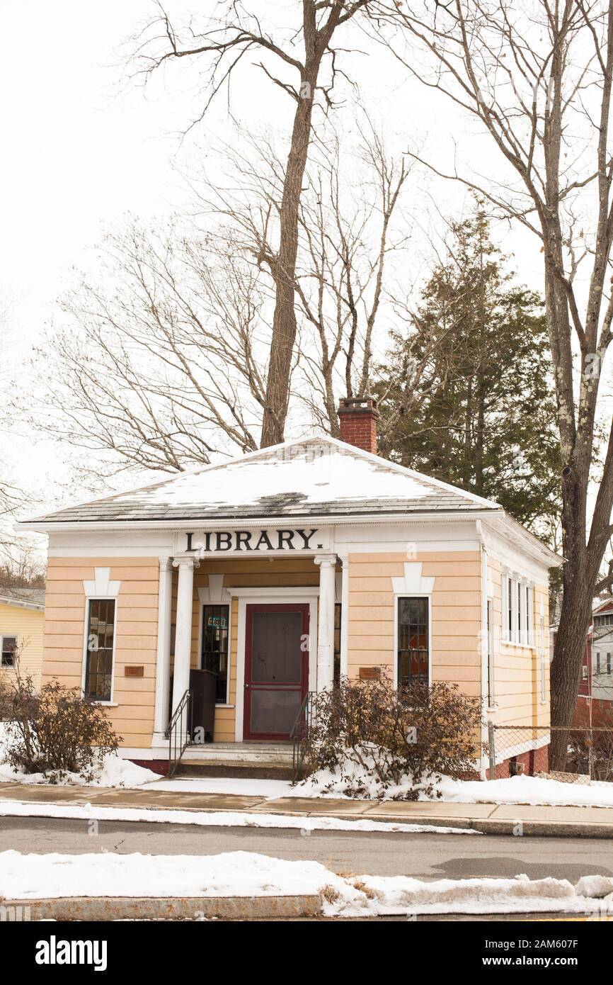 Tiny library hi-res stock photography and images - Alamy