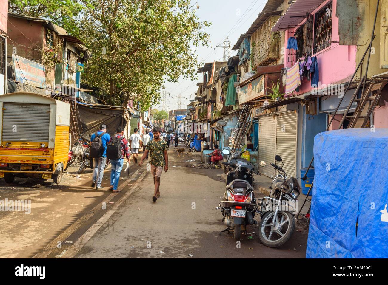 Dharavi slum india rubbish hi-res stock photography and images - Alamy