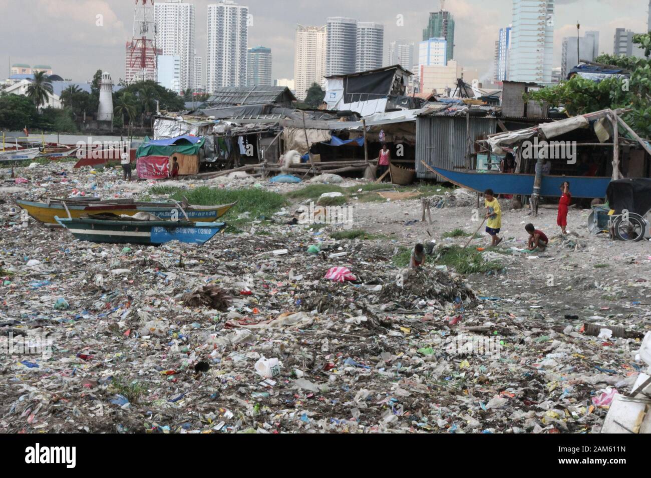 Manila, Philippines. 11th Jan, 2020. In Manila's slum areas which are ...