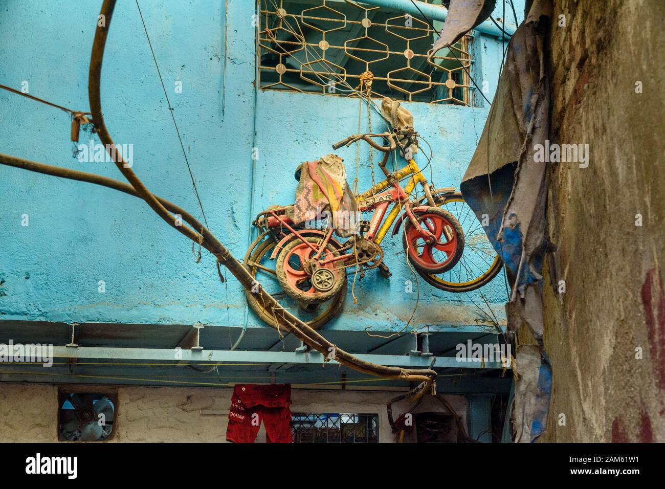 Slum house india hi-res stock photography and images - Alamy
