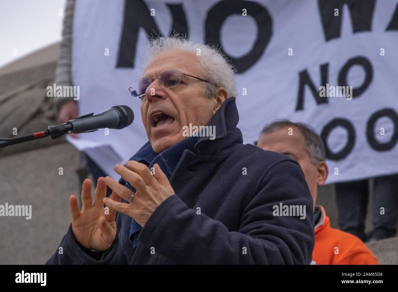 Tariq ali iraq war protest london hi-res stock photography and images ...