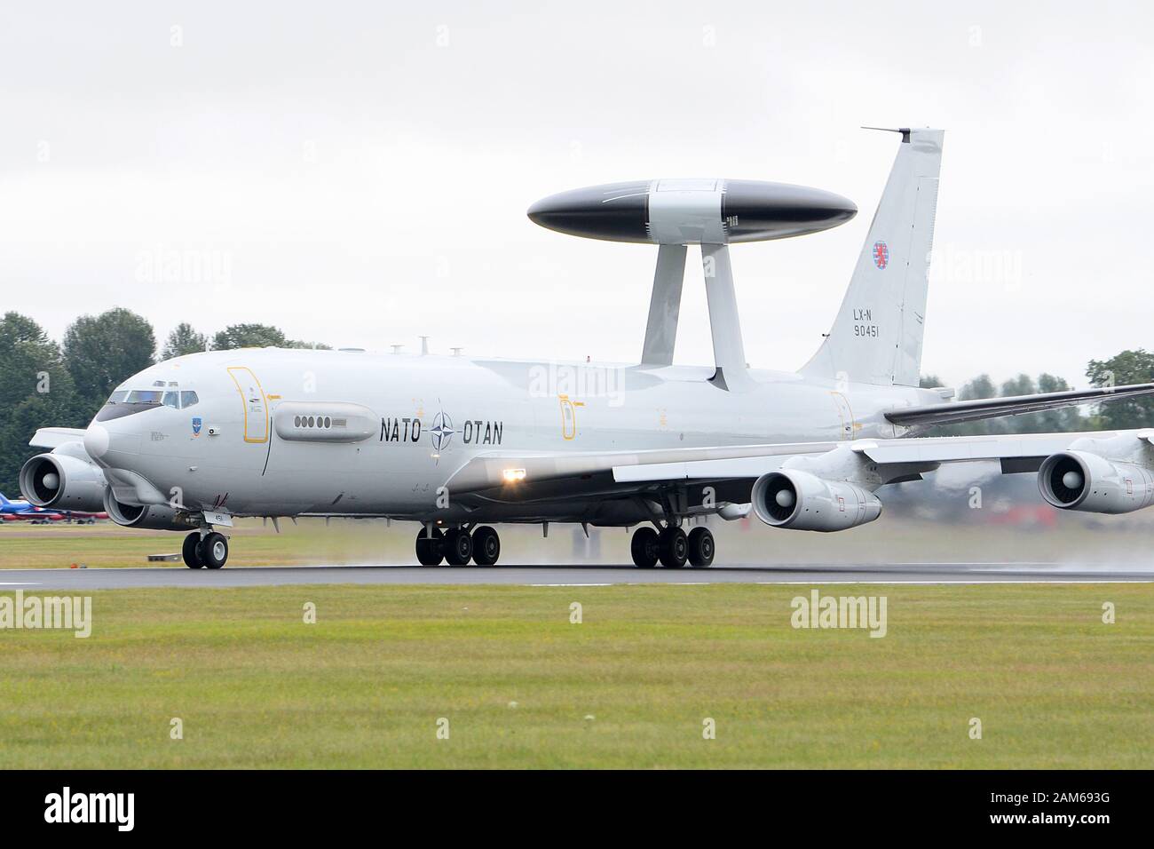E 4b Aircraft High Resolution Stock Photography and Images - Alamy