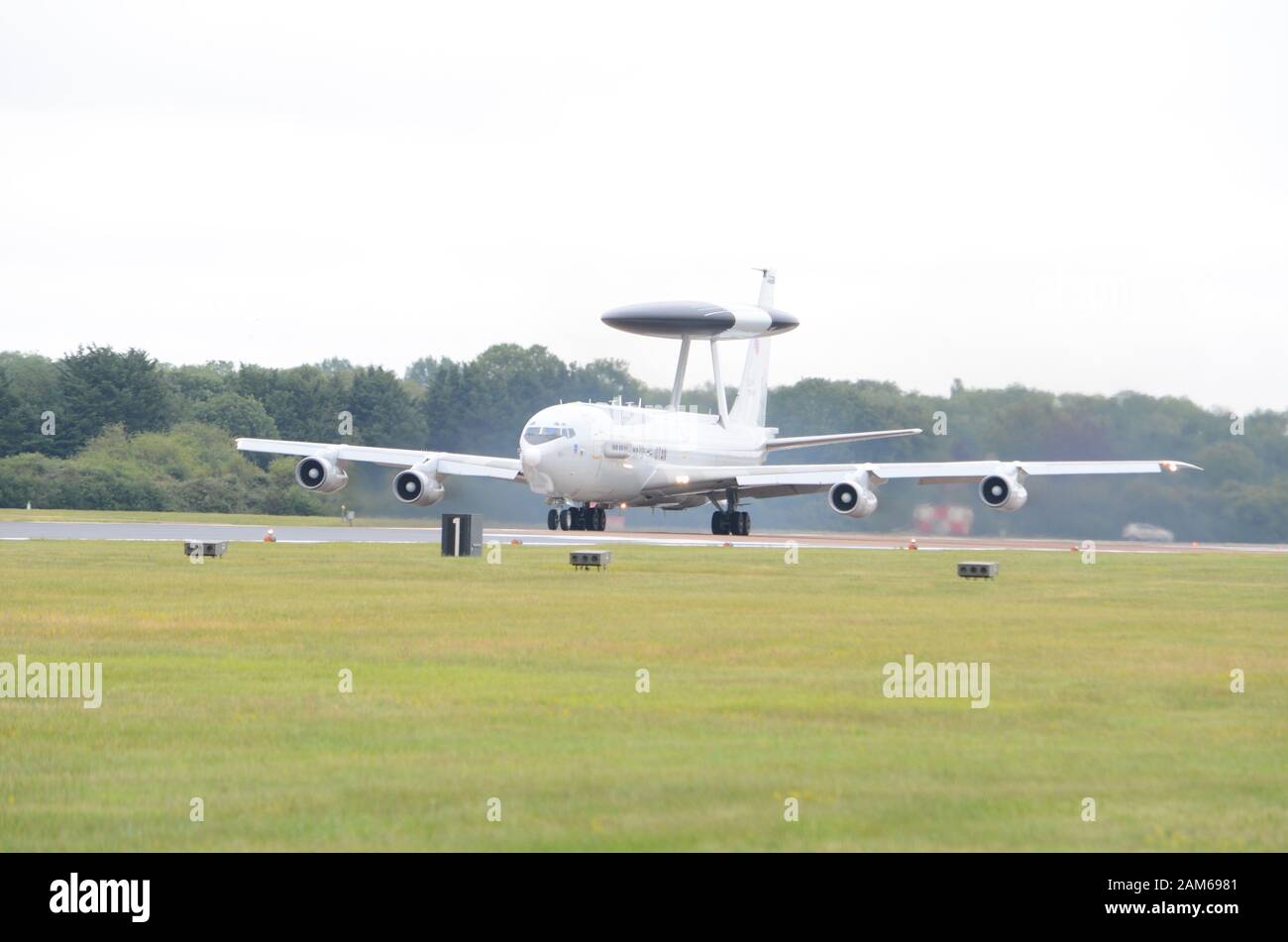 Airborne radar picket system hi-res stock photography and images - Alamy
