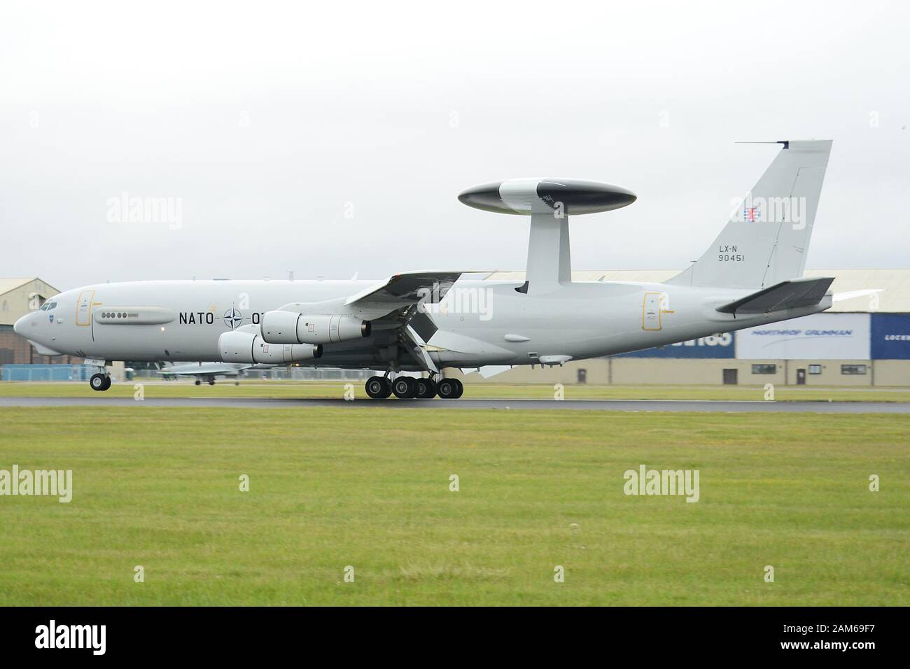 Airborne radar picket system hi-res stock photography and images - Alamy