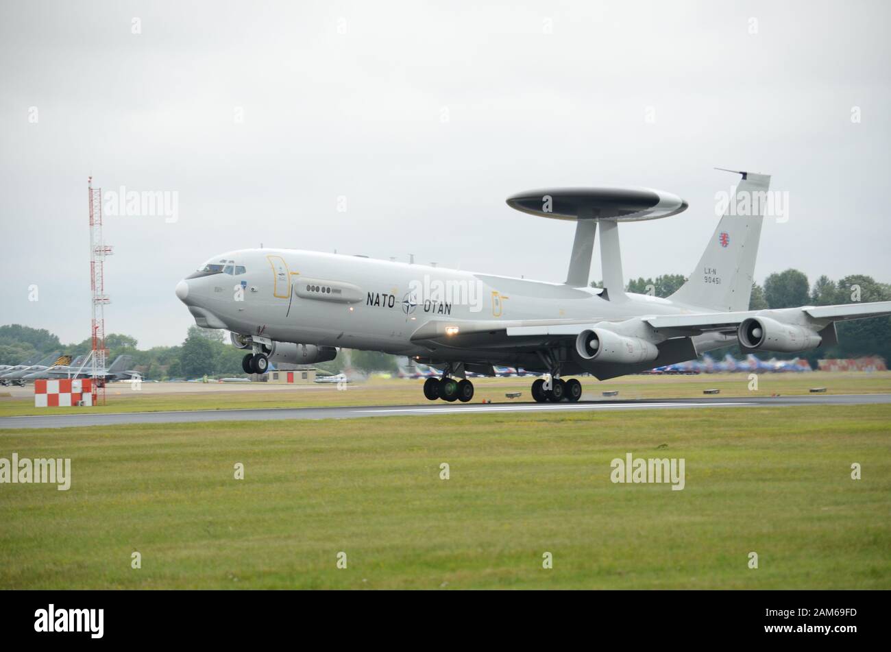 Boeing 747 200b e 4 hi-res stock photography and images - Alamy