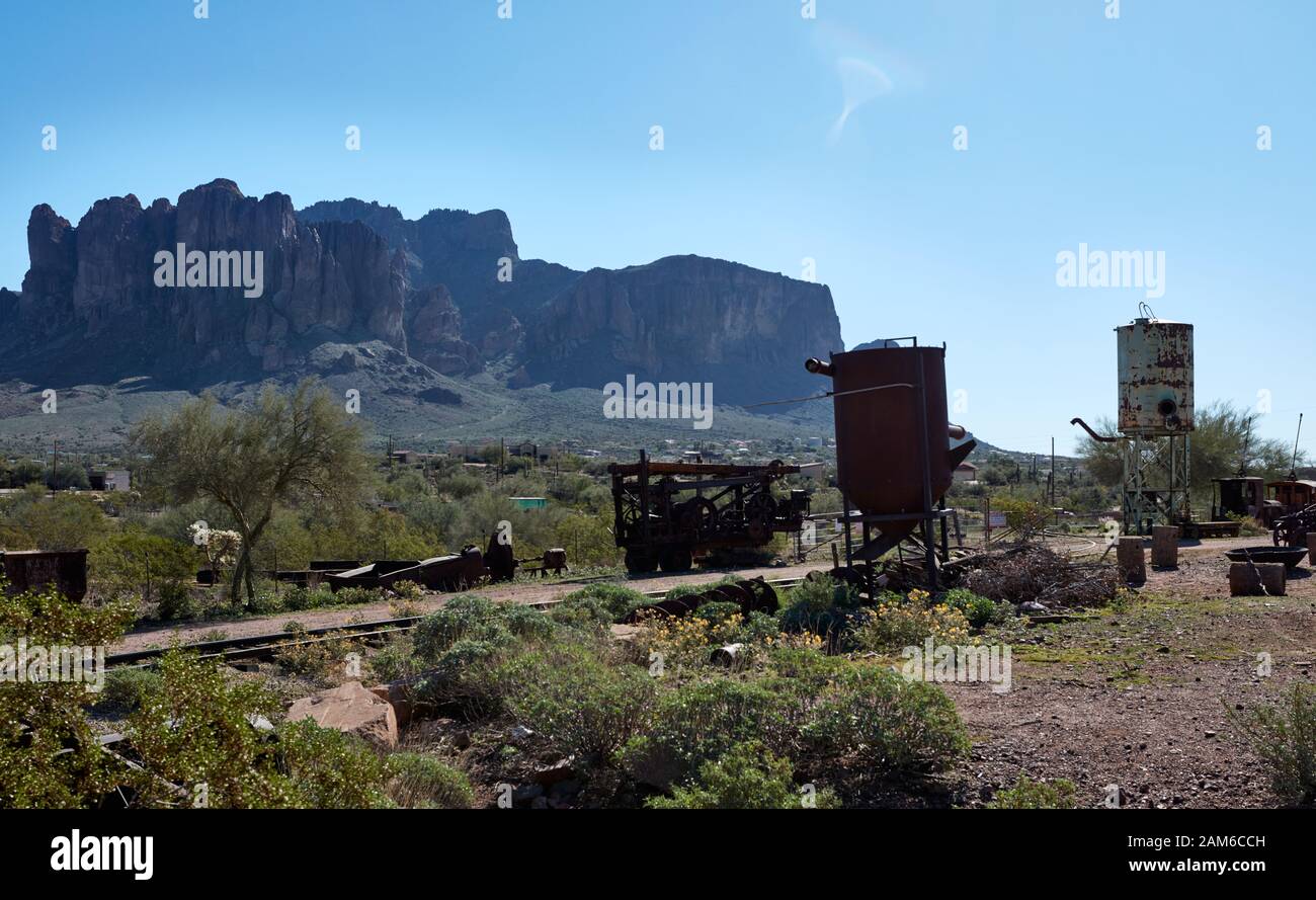 Gold mine mountains hi-res stock photography and images - Alamy