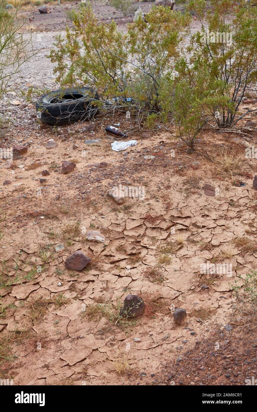 Dumped in the desert hi-res stock photography and images - Alamy