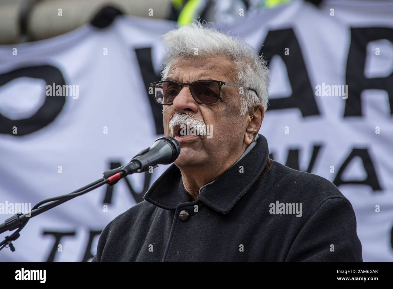 Tariq ali iraq war protest london hi-res stock photography and images ...
