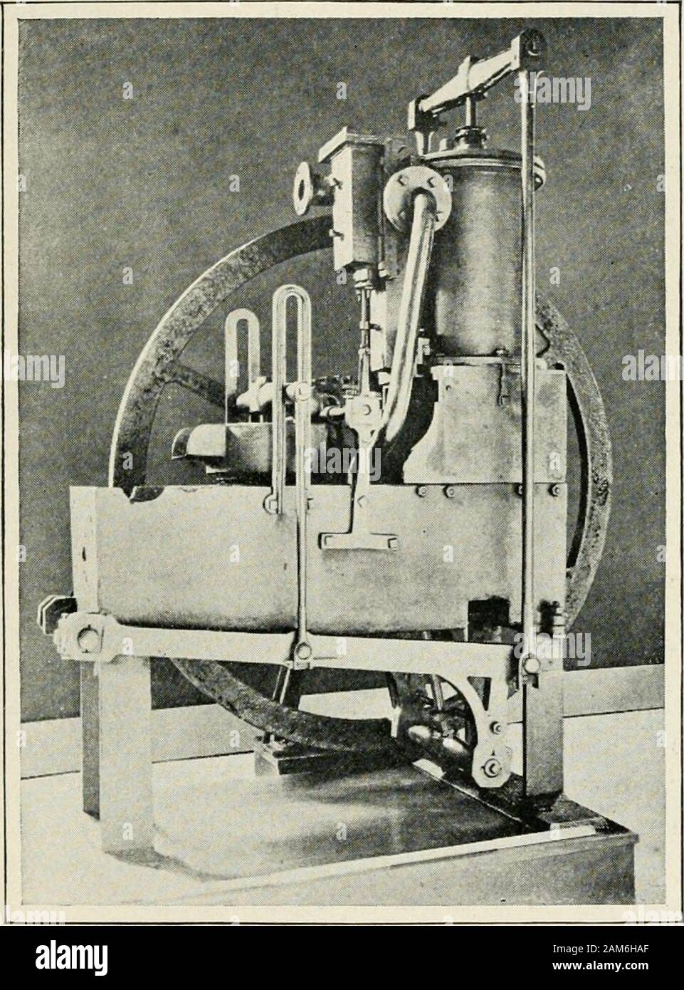 Fly shuttle weaving hi-res stock photography and images - Alamy