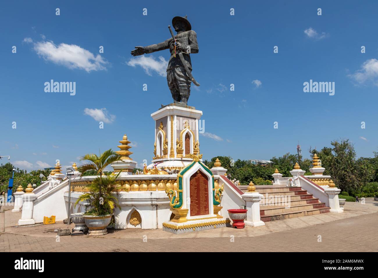 Old king of laos statue hi-res stock photography and images - Alamy