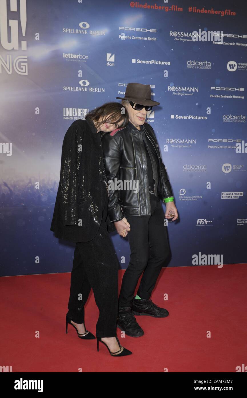 Ruby O. Fee und Udo Lindenberg bei der Premiere des Kinofilms ...