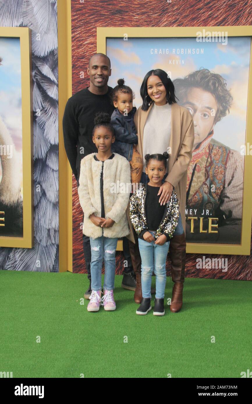 Lizzy Mathis 01/11/2020 The Premiere of "Dolittle" held at The Regency ...