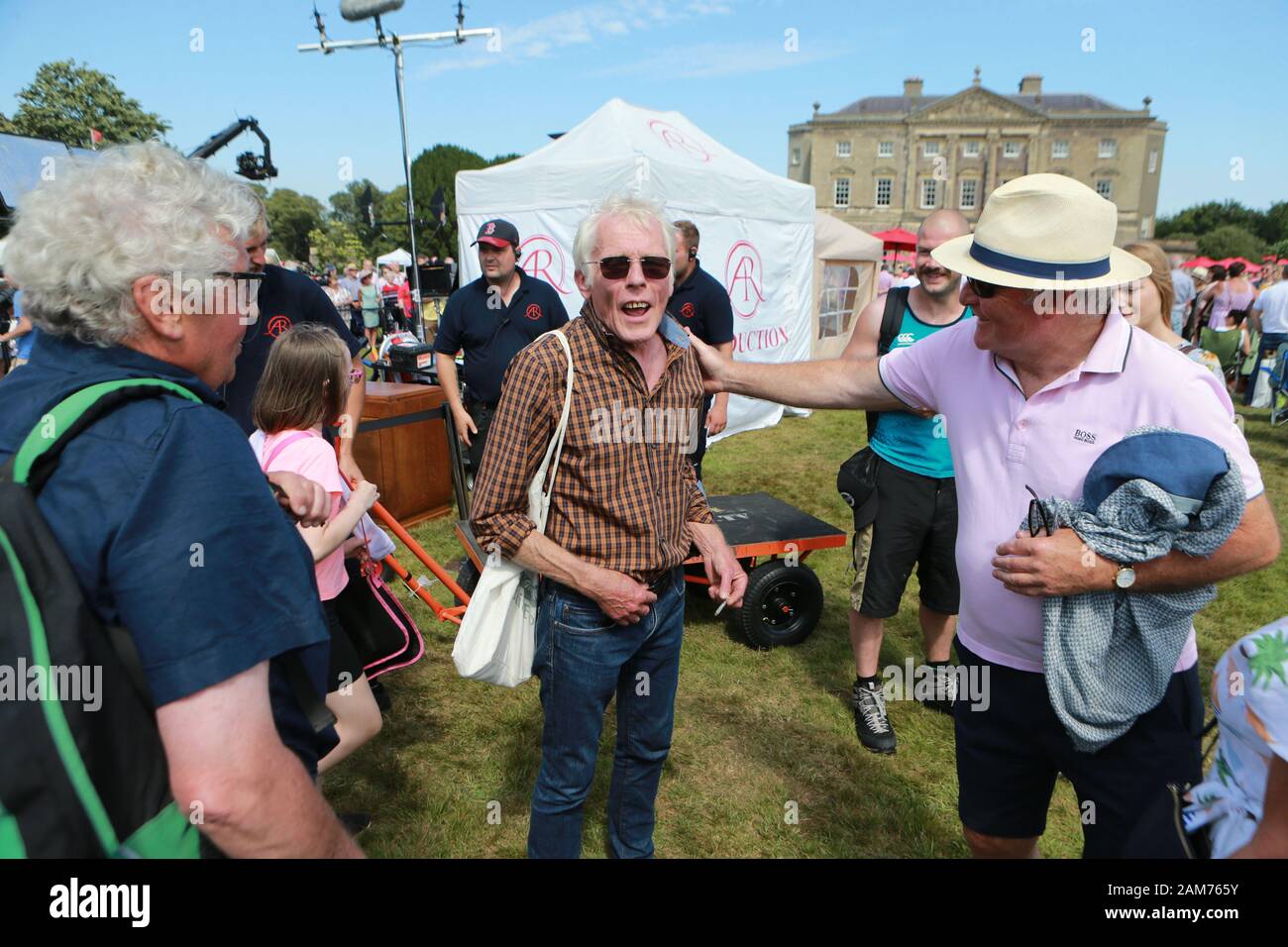 Bbc antiques roadshow expert hi-res stock photography and images - Alamy
