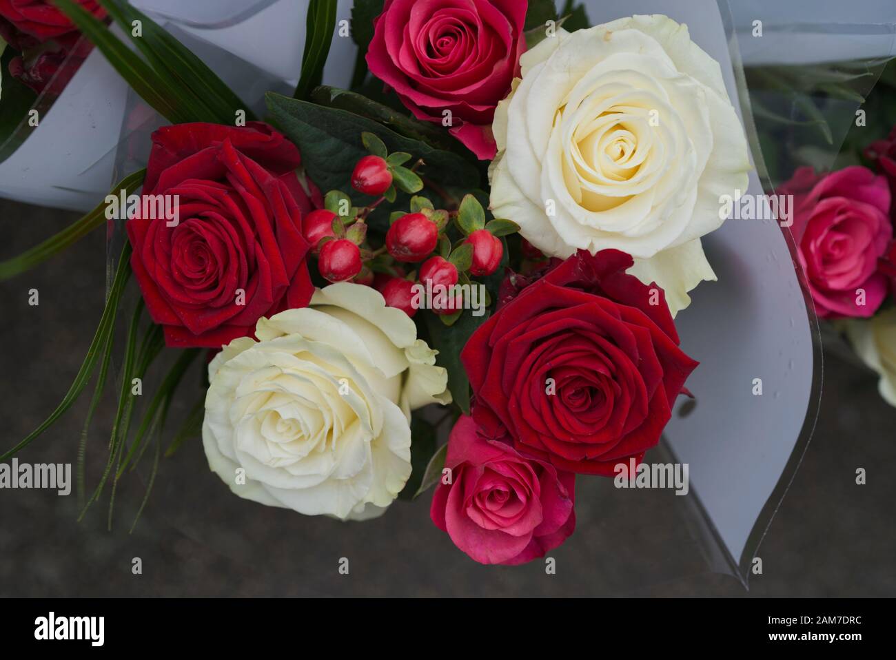 Bouquet of red and white roses Stock Photo - Alamy