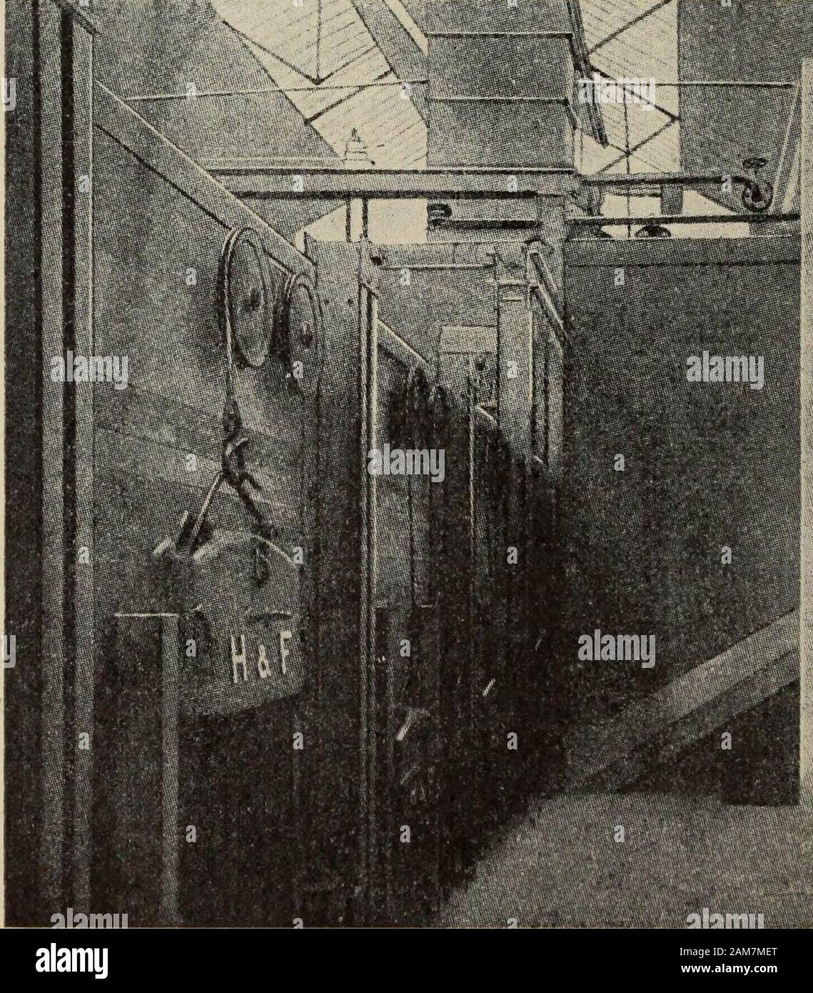 Traité d'hygiène . Fifr. 245. — Usine de Kings Norton. Vue du couloir ...