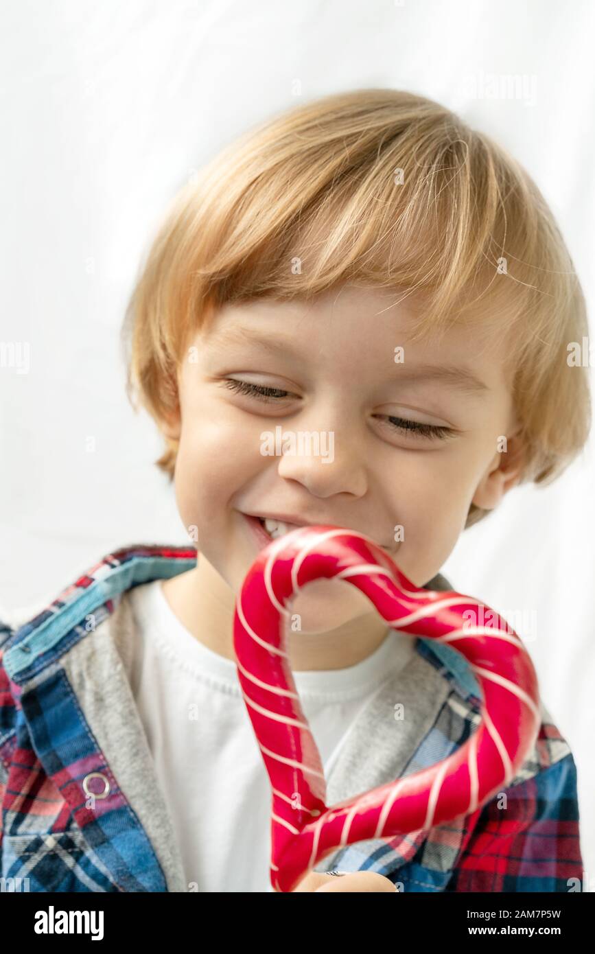 Preschooler giving hi-res stock photography and images - Alamy