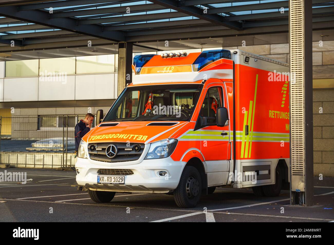 Paramedic stressed hi-res stock photography and images - Alamy