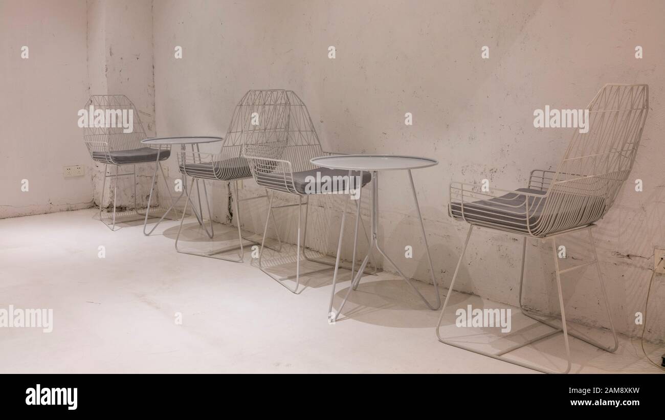 Steel chairs hi-res stock photography and images - Alamy