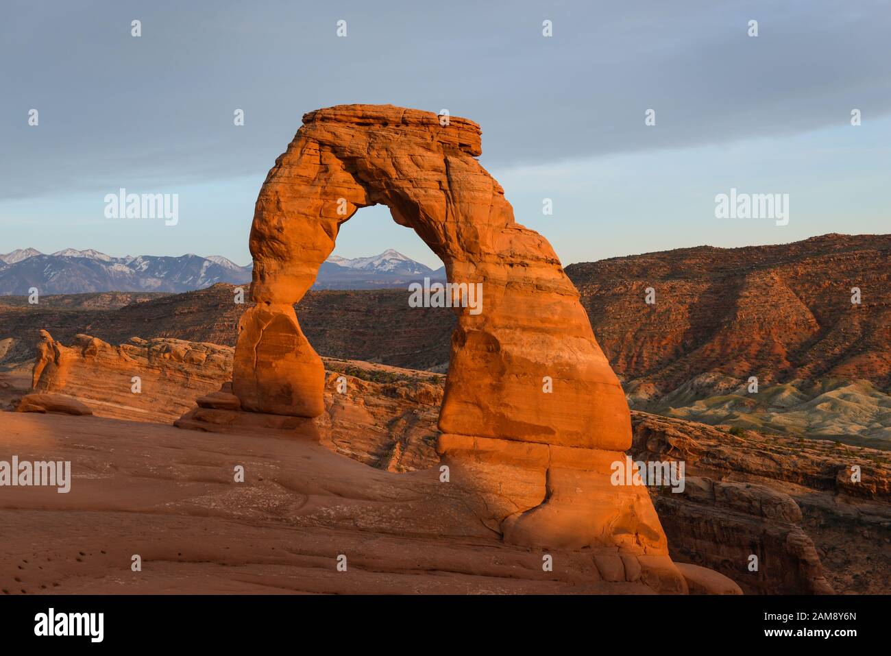 Thin arch hi-res stock photography and images - Alamy