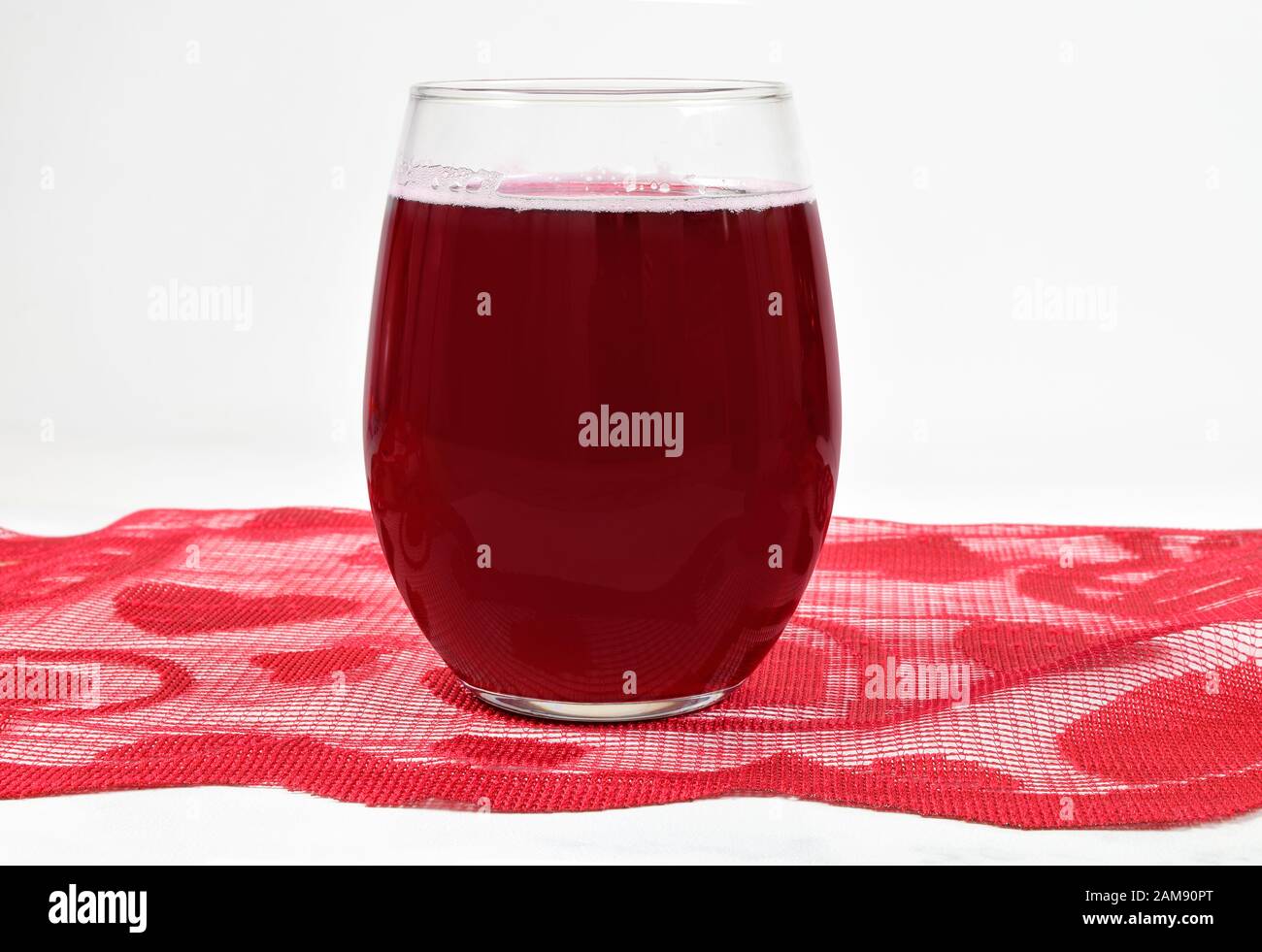 Sparkling red wine glass hi-res stock photography and images - Alamy