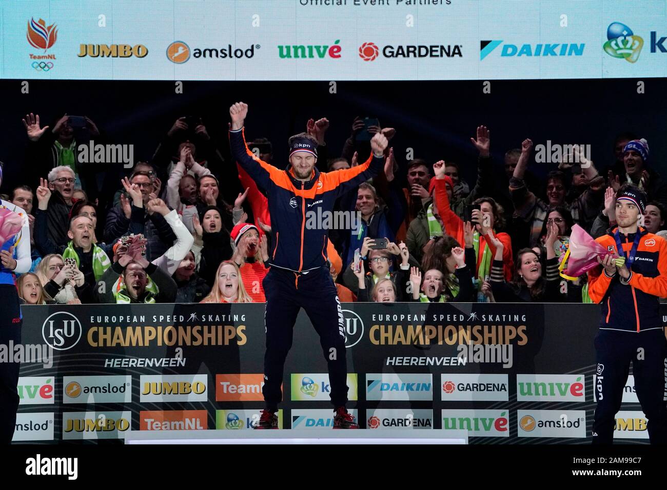 ceremony huyldiging 1500 meter Denis Yuskov (RUS), Thomas Krol en ...