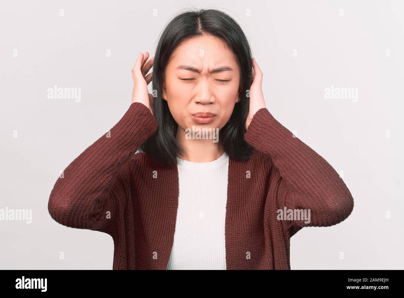female trying to gather thoughts, bad memory Stock Photo - Alamy