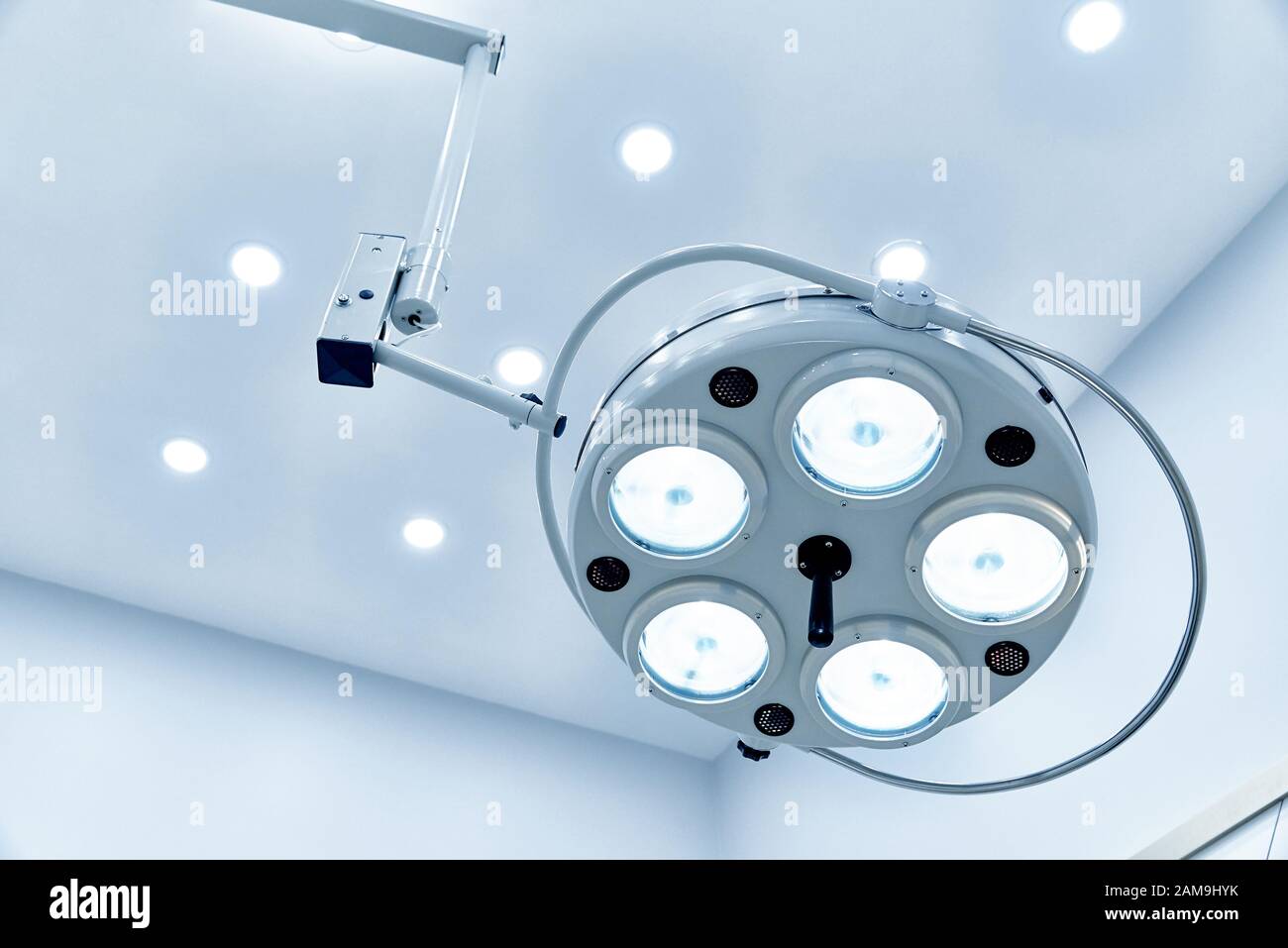 Operating room lights hi-res stock photography and images - Alamy