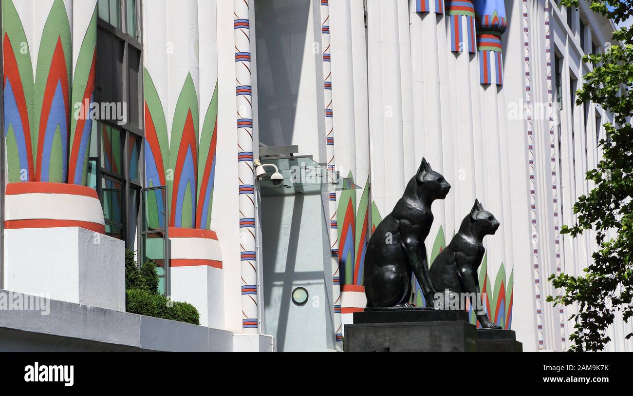 the black cat art deco building in London Stock Photo - Alamy